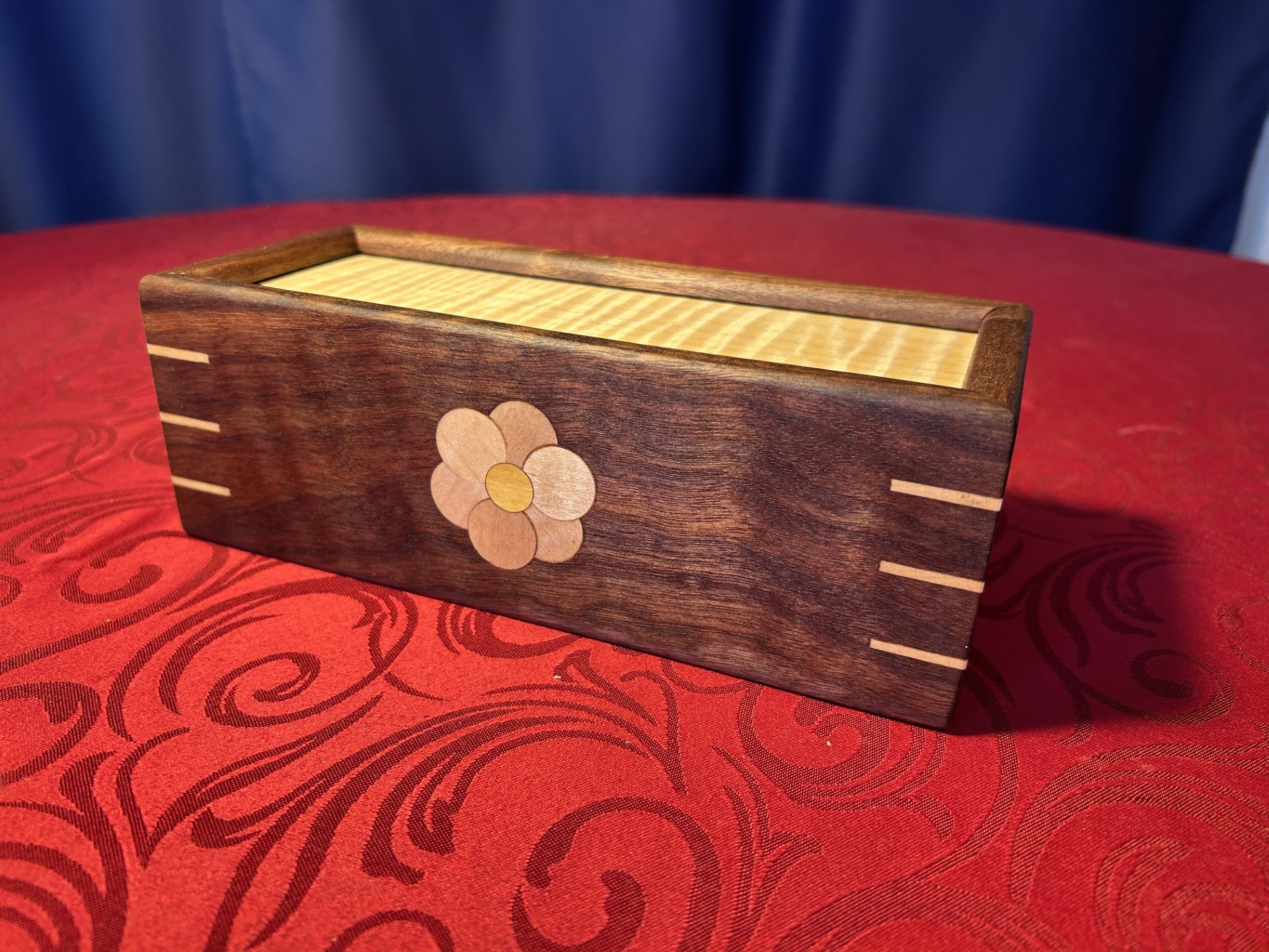 Secret Daisy Box – Pebble Mountain Woodcrafts